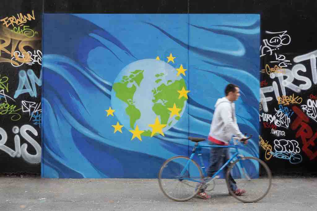 Geopoliticising European development policy? Assessing the new EU ...